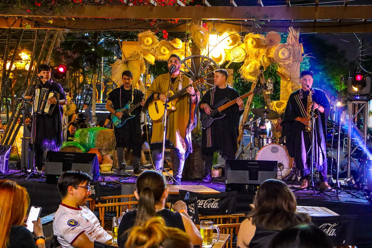 Luque celebró el Día del Folklore en la Peatonal Histórica con música ...